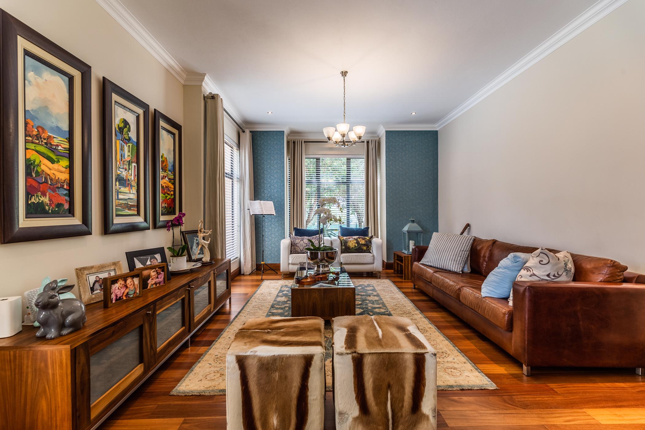 PROPERTY SHOWCASE - Property Investors Forum